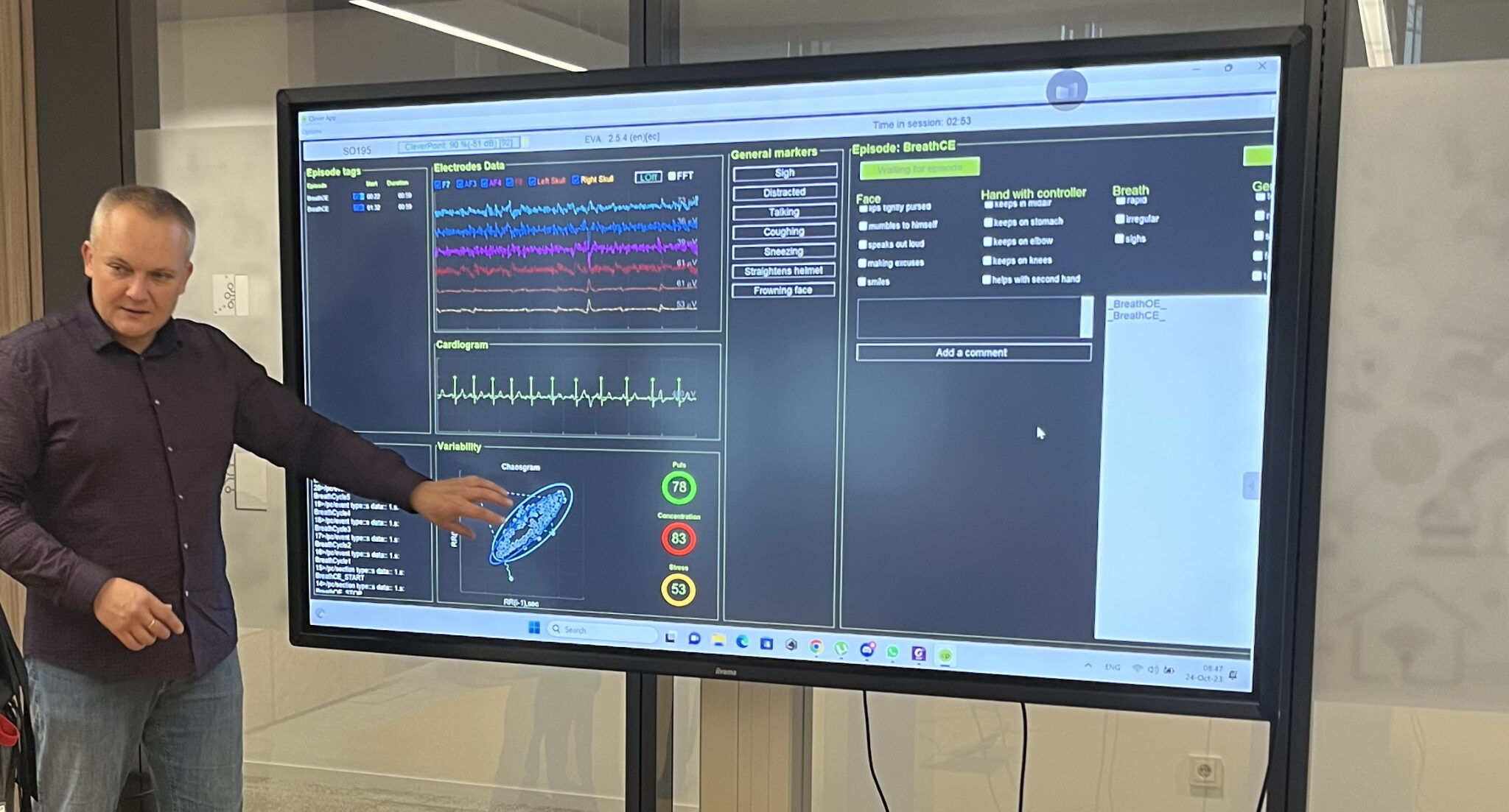 CleverPoint. VR-based real-time EEG/EMG, ECG technology